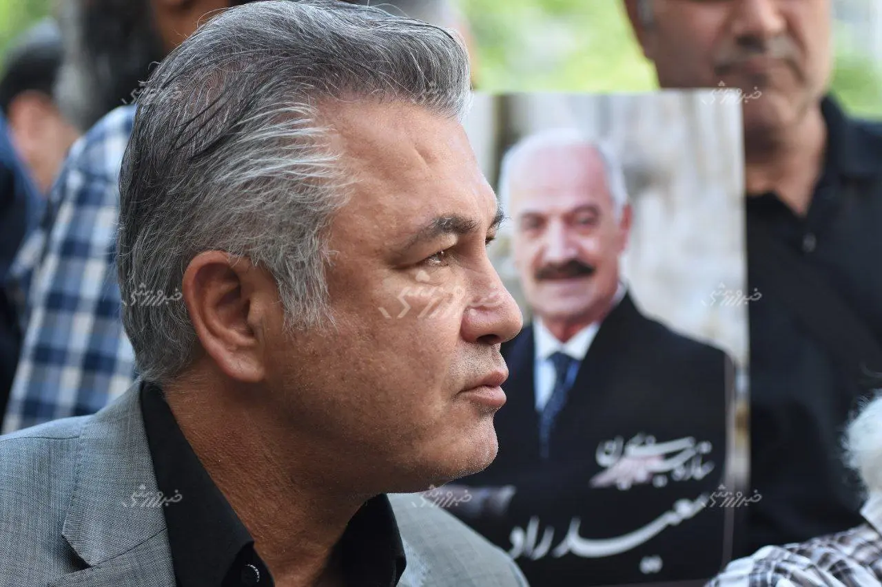 پرچم پرسپولیس روی پیکر سعید راد